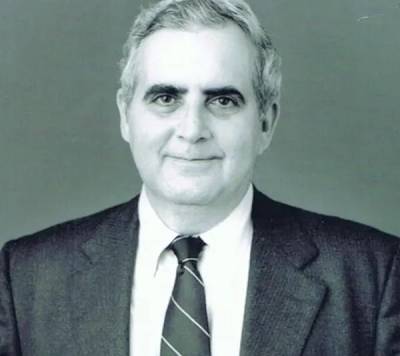 "Charlie insisted that every article enfold The Big Three—reporting ...