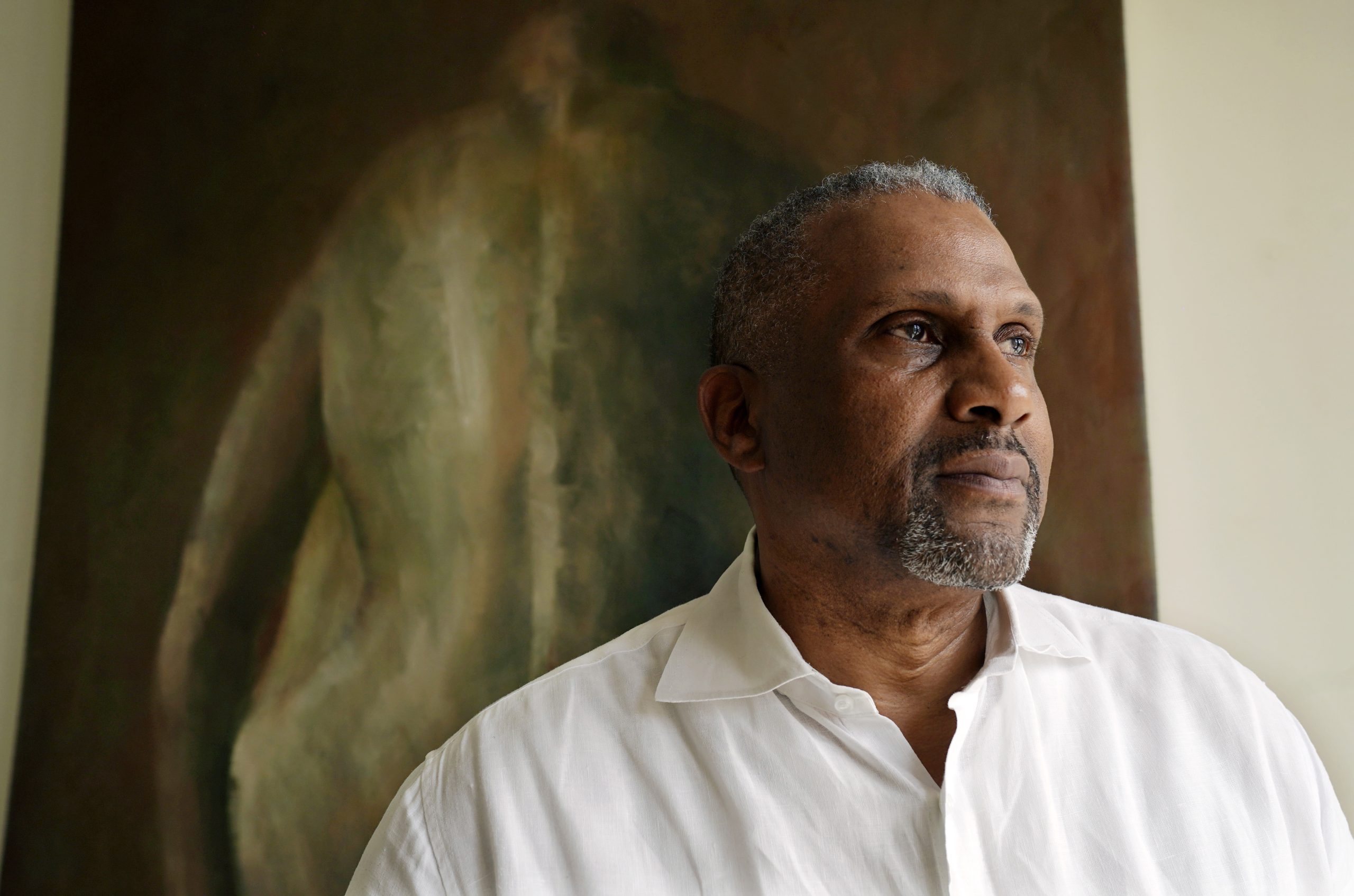 Tavis Smiley Is “Increasingly Concerned About the Monopolized America ...
