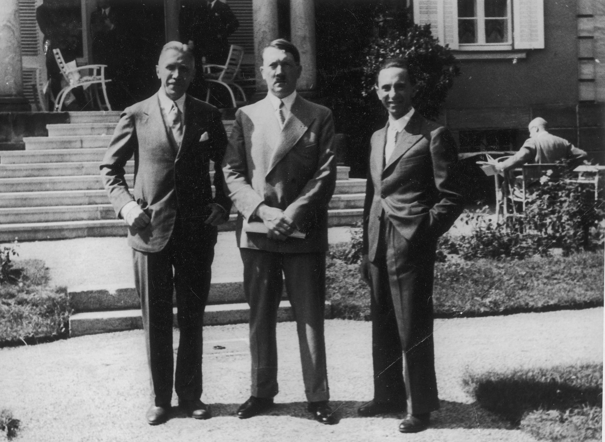 With Trump, There’s a Hitler Analogy That’s Not Overwrought ...